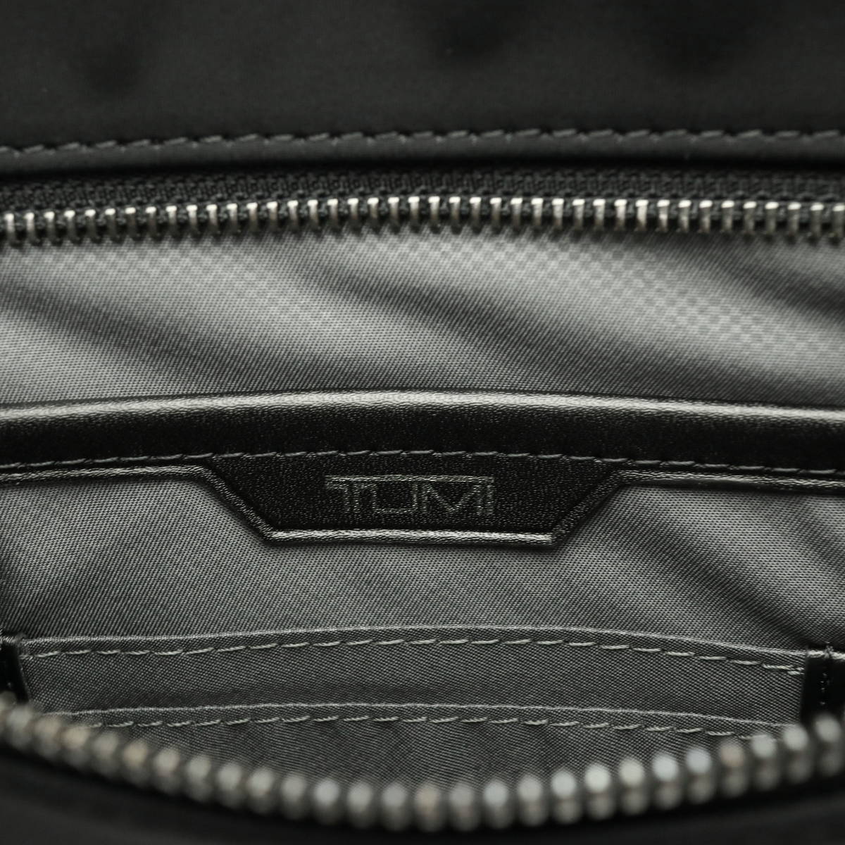 セール25%OFF】【正規品5年保証】TUMI トゥミ HARRISON セール25%OFF】【正規品5年保証】TUMI トゥミ HARRISON